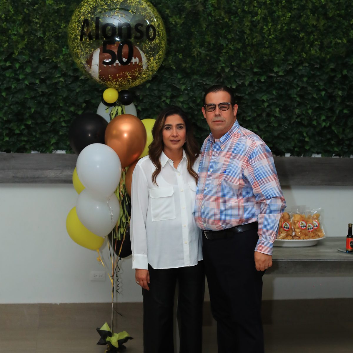 Alonso de Alba celebra 50 con amigos – Periódico Zócalo | Noticias de ...