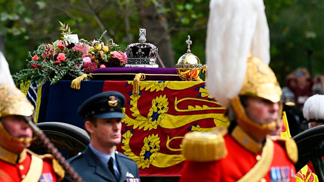 Tras once días de despedida, la reina Isabel II ya descansa en el Castillo de Windsor ...