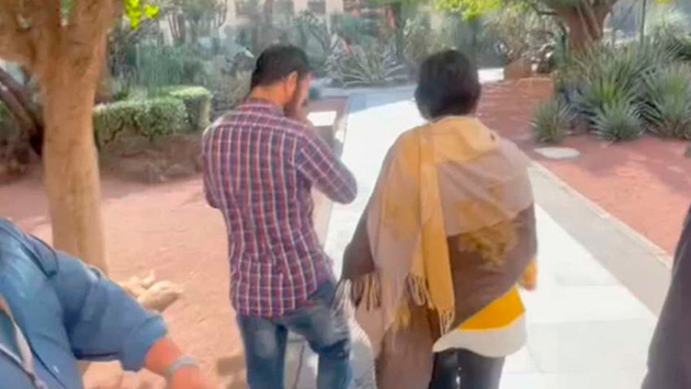 Exmilitar intenta colarse a la mañanera de AMLO; entró diciendo que iba ...