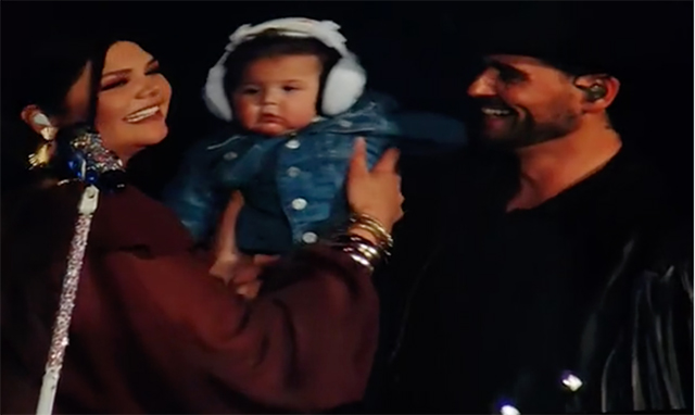 Yuridia presenta oficialmente su hijo en su concierto en el Auditorio ...